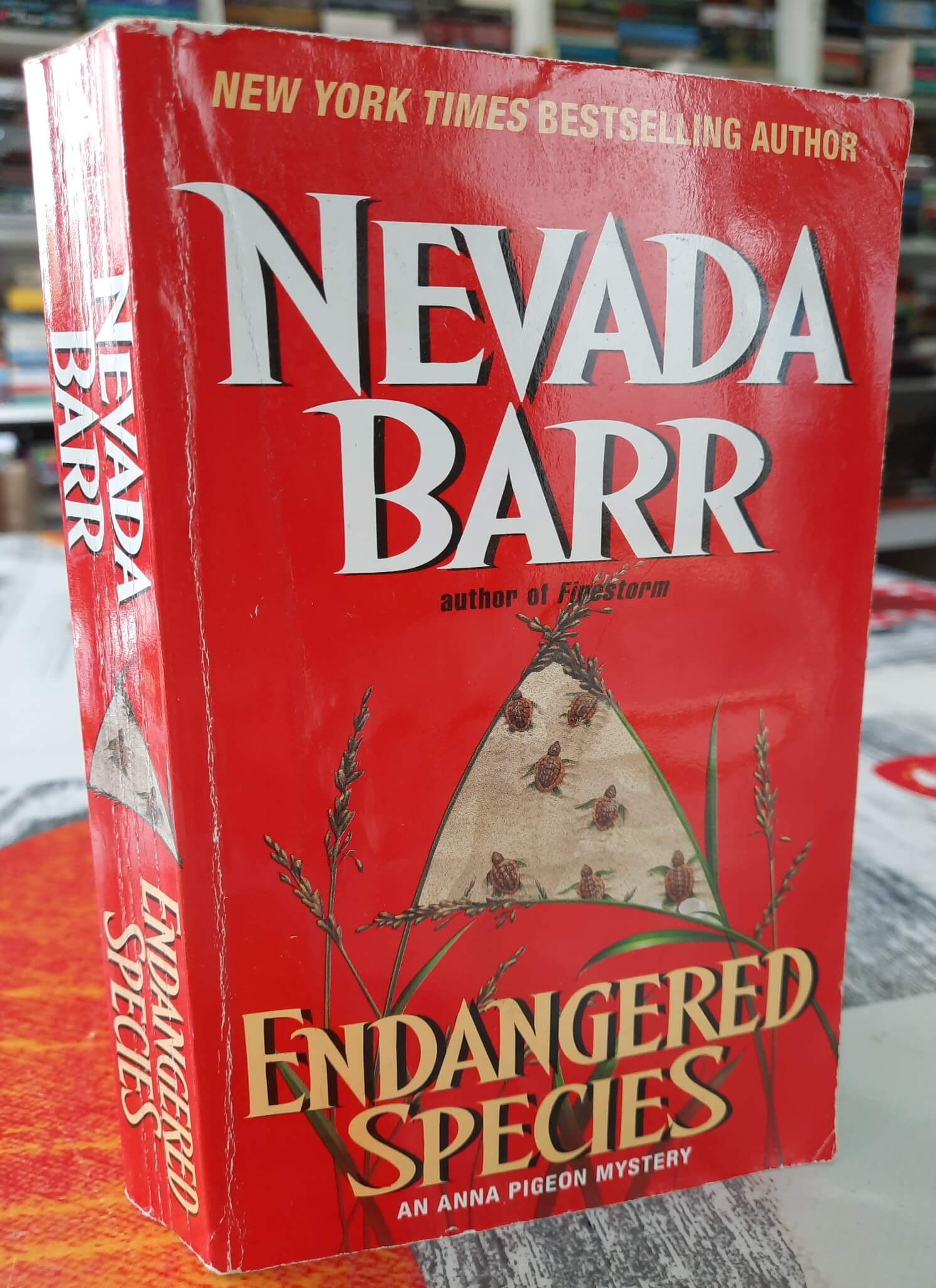 Endangered Species - Nevada Barr – | Knjižara Demago