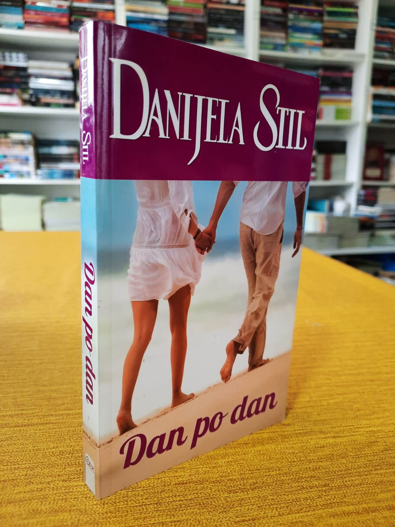 Dan Po Dan - Danijela Stil – | Knjižara Demago