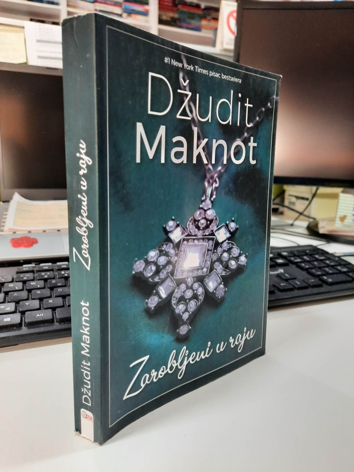 Zarobljeni u raju – Džudit Maknot – Knjižara Demago